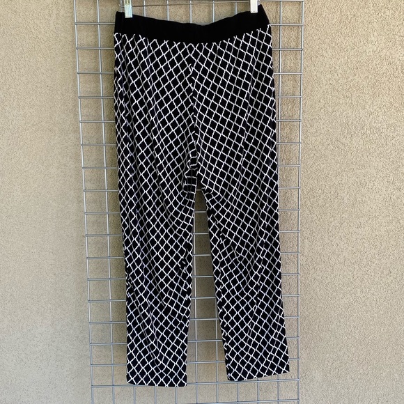 Jones New York | Pants & Jumpsuits | Diamond Pattern Mid Rise Capri ...